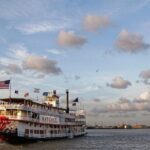 Steamboat Natchez VIP Jazz Dinner Cruise with Private Tour and Open Bar Option - Views and Atmosphere