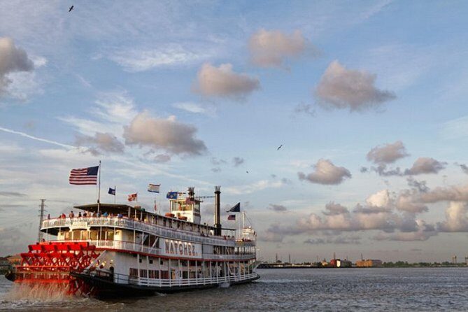 Steamboat Natchez VIP Jazz Dinner Cruise with Private Tour and Open Bar Option - Views and Atmosphere