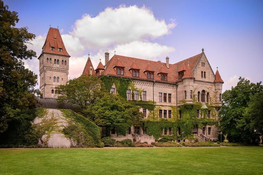 Stein: Guided tour of Count von Faber-Castell's castle - Authenticity and Engagement