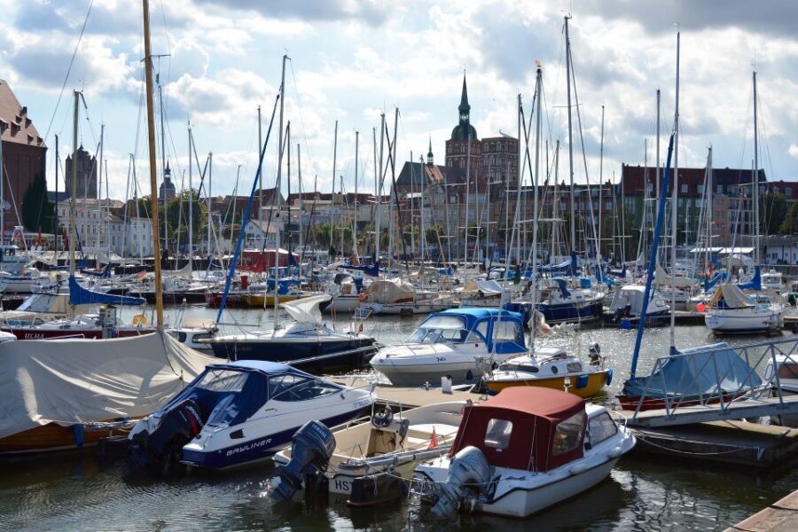 Stralsund: Old Town Highlights Private Walking Tour - Exploring the City Walls and Gates