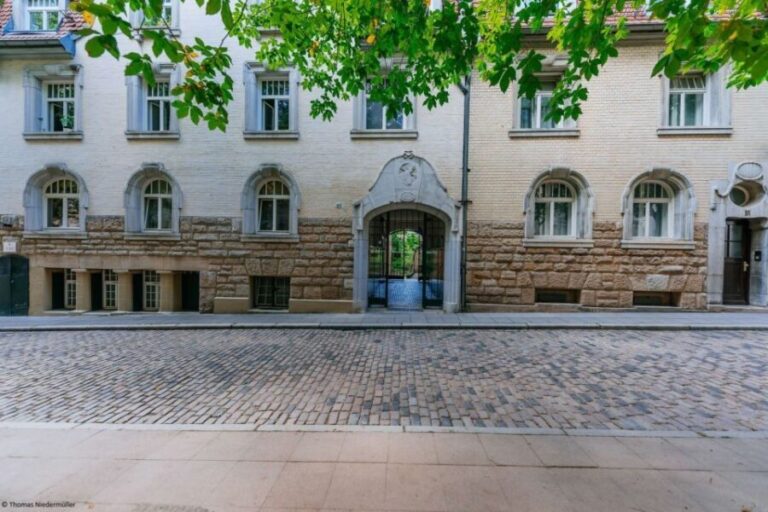 Stuttgart: Bean District Walking Tour with Swabian Food - Who Should Consider This Tour?