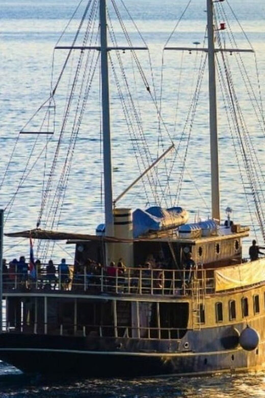 Sunset Boat Cruise Split - The Vibe: Music, Drinks, and Scenic Relaxation