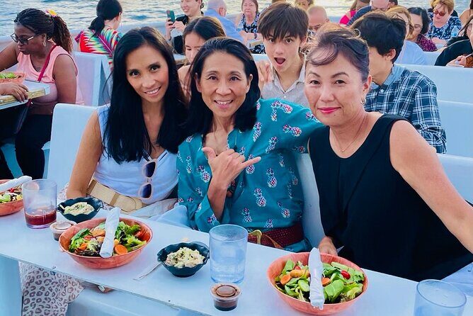 Sunset Dinner Cruise in Honolulu - An In-Depth Look at the Sunset Dinner Cruise Experience