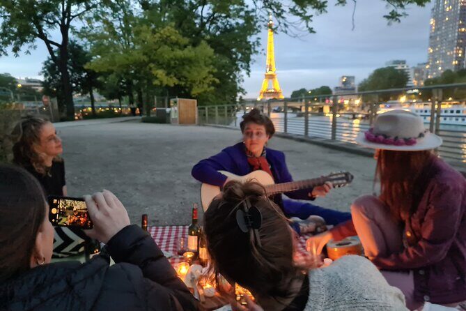 Sunset Picnic with View of Eiffel Tower and Live Music - The Experience in Detail