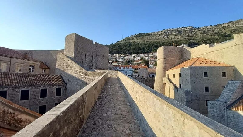 Sunset Wall Walk: 75-Minute Guided Tour & Free Exploration - Why This Tour Works for Travelers