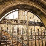 Tales from the Crypts: Ghouls, Graves and Ghostly Tales - Scottish Ghosts and Scandalous Tales