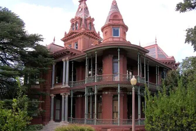 The Ghosts of Austin Walking Tour - What’s Included and What’s Not