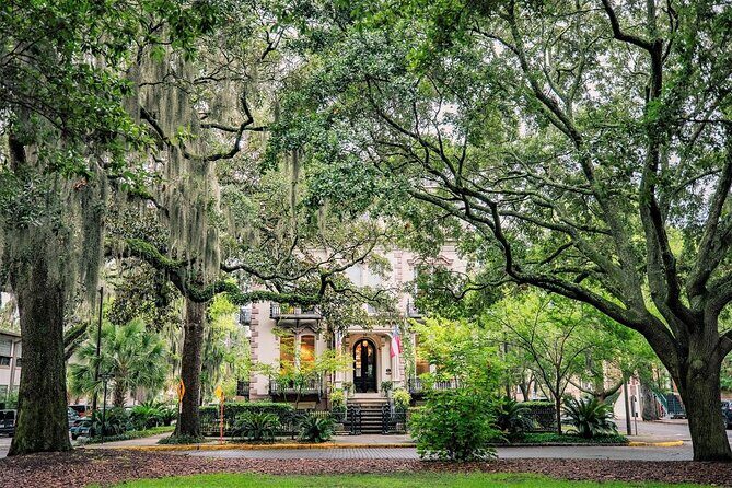 The History Buff: Savannah Walking Tour - Detailed Tour Breakdown