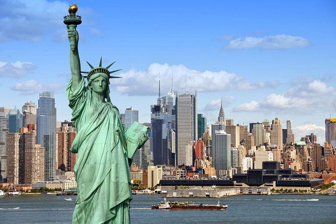 The Incredible Brooklyn Bridge & Manhattan Tour - Exploring Lower Manhattan: The Neighborhoods and Landmarks