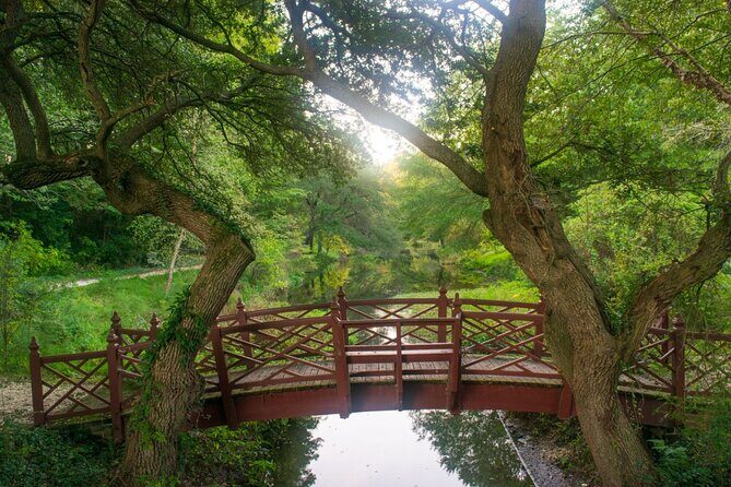 The Romantic Side of Williamsburg  Walking Tour - Crossing the Crim Dell Bridge