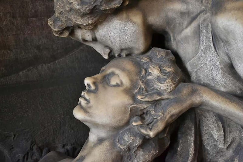The secret of finality  a silent cemetery tour - Who Will Appreciate This Experience?