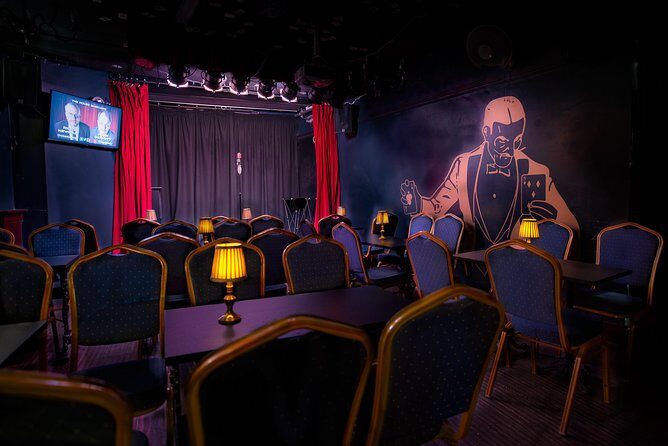 (Thur 7pm) Comedy Magic Show includes 1x Pizza & 2 glasses of Prosecco - Close-Up Magic: The First Act