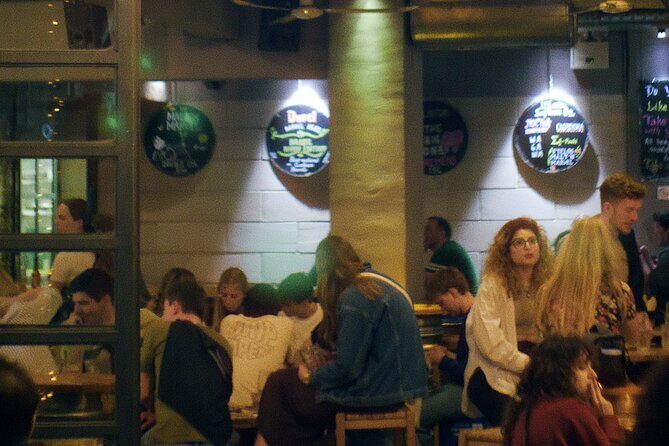 Thursday & Friday Night Pub Crawl for Professionals in Athens - Who Should Consider This Tour?