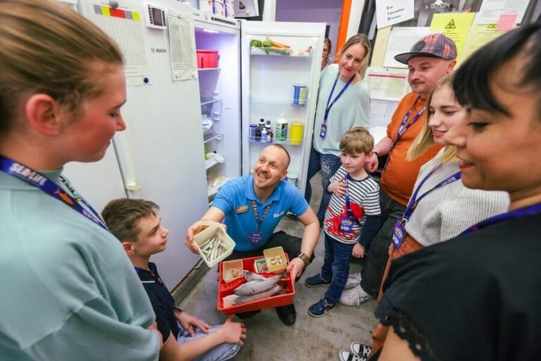 Timmendorfer Strand: SEA LIFE Behind the Scenes Tour - Who Will Enjoy This Tour?