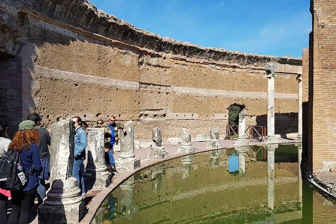 Tivoli Villas Full Day Trip From Rome with Lunch - Transport, Group Size & Comfort