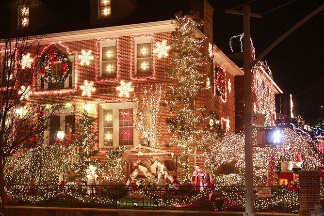 Tour Dyker Heights and Christmas Lights - A Practical Look at the Dyker Heights Christmas Lights Tour