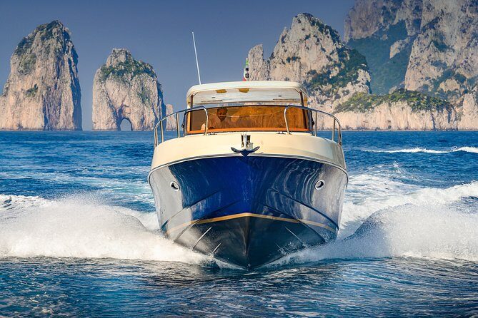 Tour Privato di Capri in Barca - A Deep Dive into the Itinerary and Experience