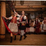 Traditional Polish Dinner with Live Folk Music - Detailed Breakdown of the Itinerary