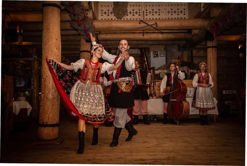 Traditional Polish Dinner with Live Folk Music - Detailed Breakdown of the Itinerary