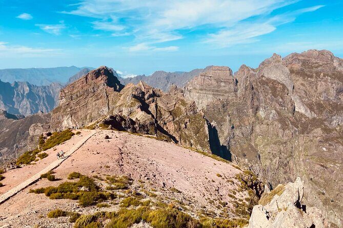 Transfer from Achada do Teixeira to Pico do Arieiro - Who Should Book This?