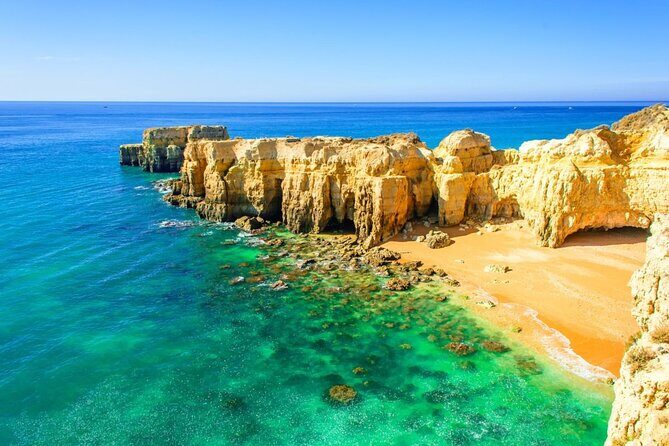 Transfer from Lisbon to Algarve with stop in Evora - Who Should Consider This Experience?