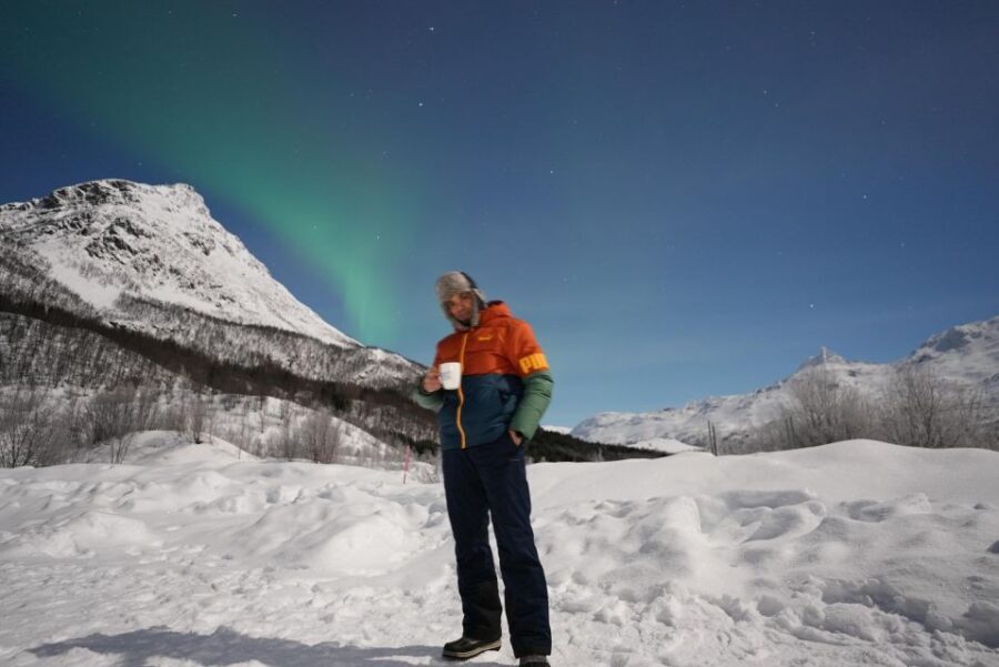 Tromsø: Northern Lights Minibus Small Private Tour Group - What’s Included and What You Might Need to Bring