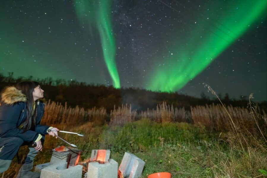Tromsø:Northern Lights Tour with Photo and Suits.Local Guide - The Value of This Northern Lights Experience