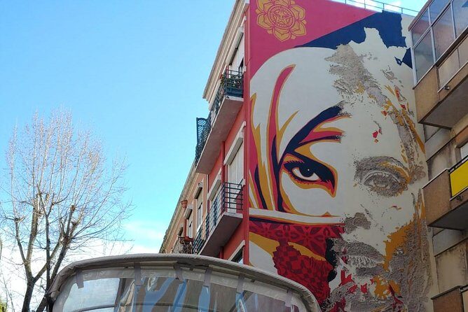 Tuk Tuk Lisbon: Exploring Urban Art 2H or 3H - The Sum Up