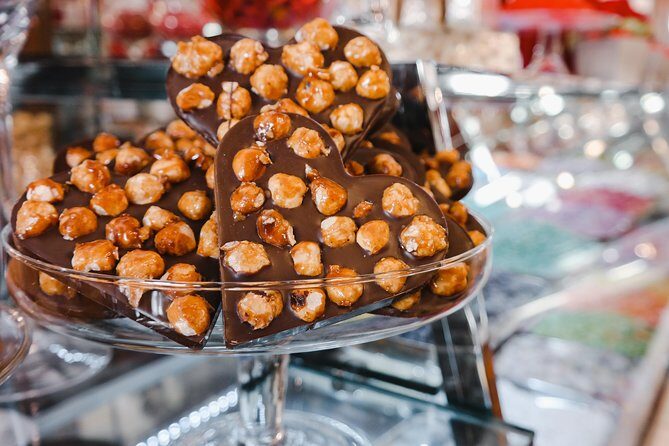 Turin Sweet & Chocolate Walking Food Tour by Do Eat Better - Group Size and Atmosphere: Personal and Relaxed