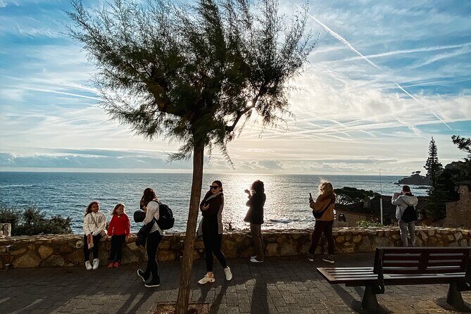 Two Countries in One Day: Spain & France - What Makes This Tour Stand Out?