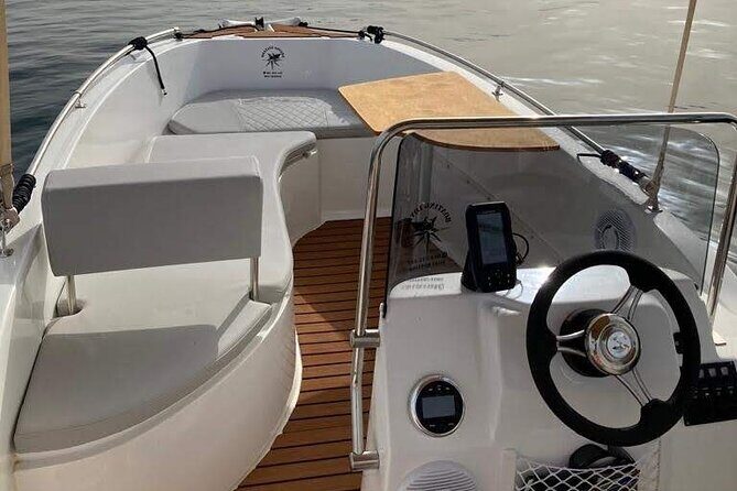 Unlicensed boat rental in Puerto Banús, Marbella. - The Itinerary & What to Expect