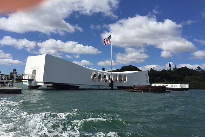 USS Arizona Memorial & The "Mighty MO" #1 Limousine Private Tour - A Luxurious, All-Inclusive Approach to Pearl Harbor
