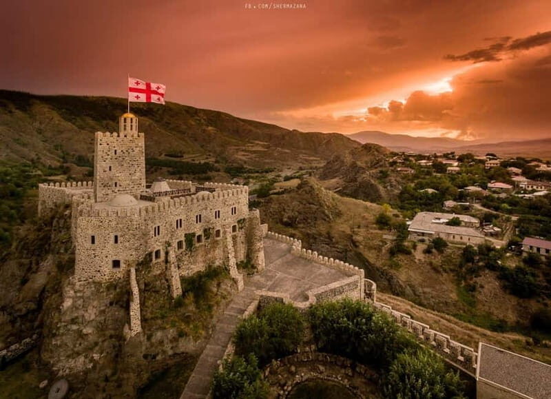Vardzia. Lake Paravani, Khertvisi & Lomsia castle, Rabati - How the Tour Works in Practice