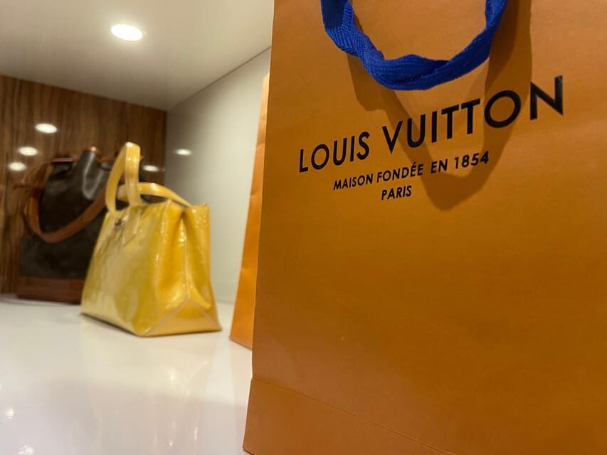 Vienna: Designer Fashion Time Capsule Experience - What Does It Mean for You?