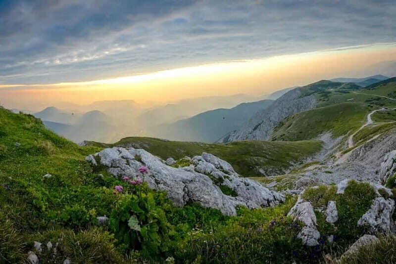 Vienna: Private Day Trip to Schneeberg & Lake Neusiedl - Mountain Hike and Alpine Lunch