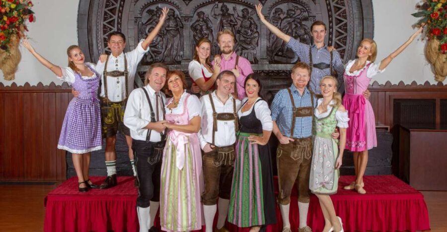 Vienna: Traditional Dinner Show at the Wiener Rathauskeller - The Experience: What To Expect