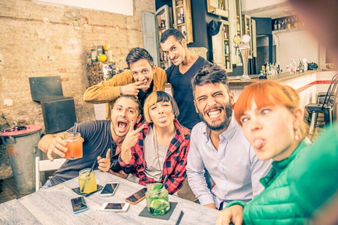 Vintage Shopping Tour of the Arts District with 100 Photos, Champagne and Lunch - Why This Tour Works for Travelers
