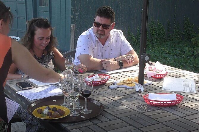 Vintage Wine Tour In Niagara County USA - Real Travelers’ Experiences