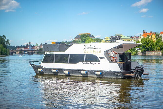 VIP Prague YachtBoat ONE Experience: All-You-Can-Drink - Who Is This Tour Best For?