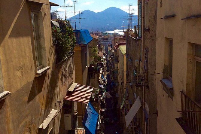 Visit of the Historic Center of Naples with an Expert Guide - Visiting the Archaeological and Religious Landmarks