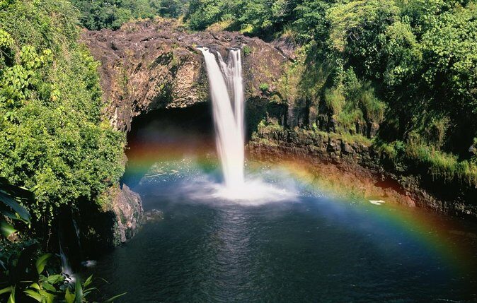 Volcano Explorer Tour - Stop 1: Punaluu Bake Shop