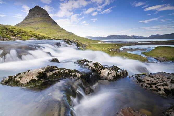 Volcano Hike and Grindavík Visit from Reykjavik - Who Will Get the Most Out of This Tour?