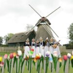 Volendam: Traditional Costume Photo with Cheese & Clog Tour - The Balance of Value and Experience