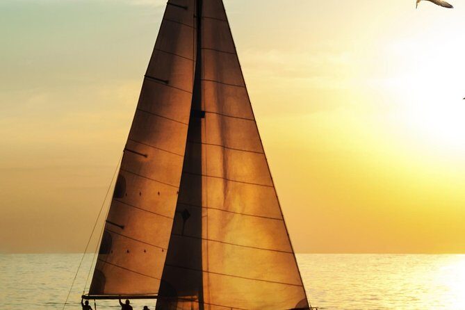 Waikiki Fireworks Dinner Cruise: Sail & Sparkle on Friday Nights - FAQ