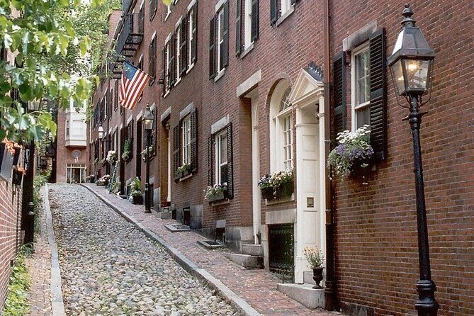 Walking Tour of Boston's Freedom Trail - Guides and Commentary: The Heart of the Tour