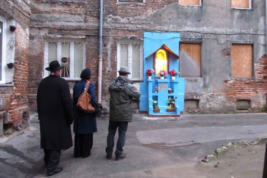 Warsaw: WWII Private Tour by Retro Minibus with Hotel Pickup - Why Choose This Tour?