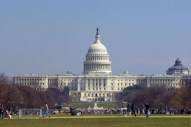 Washington : Private Custom Walking Tour With A Guide (Private) - The Experience: Walking, Exploring, and Learning