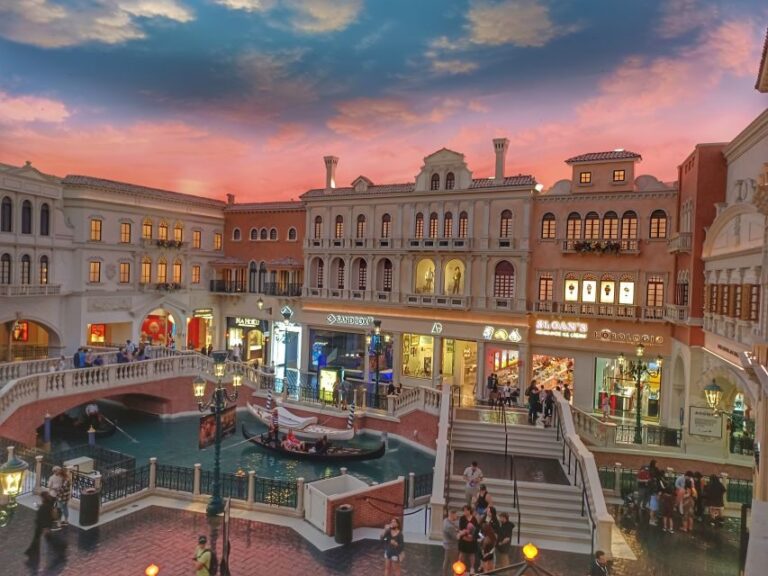 Where the Spots Are: Las Vegas Strip Walking Tour - What Makes This Tour Stand Out