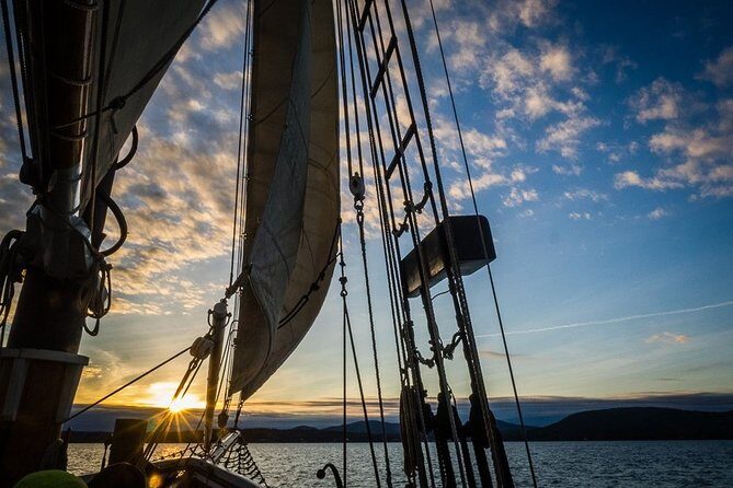 Windjammer Classic Sunset Sail from Camden, Maine - A Scenic Itinerary with Meaningful Stops