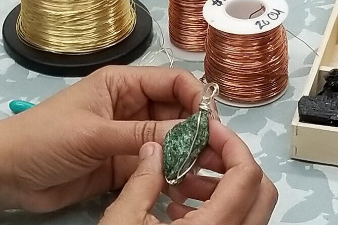 Wire Wrapping Raw Gemstones Class - Discovering the Art of Wire Wrapping